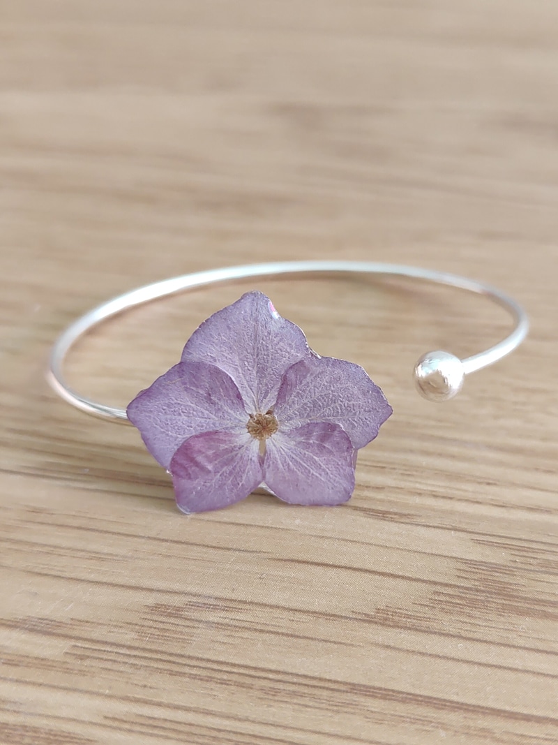 Bracelet jonc fleur d'hortensia - Fleur de cerise